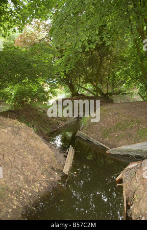 Chateau de Hooge Crater près d'Ypres une mine détruit par les ...