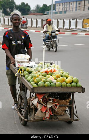 Pousse Pousse Douala Cameroun Afrique Photo Stock - Alamy