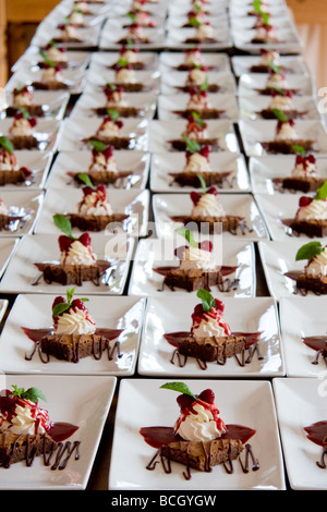 - Plateau désert Mini Pavlova aux framboises, Gâteau fondant au ...