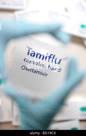 La lutte contre la grippe Tamiflu gélules comprimé fabriqué par la ...