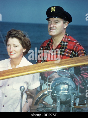 Le comédien américain Bob Hope avec sa femme Marie Photo Stock - Alamy