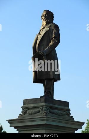 Statue de Sir Titus Salt (1803-1876) à Roberts Park, Saltaire, West ...
