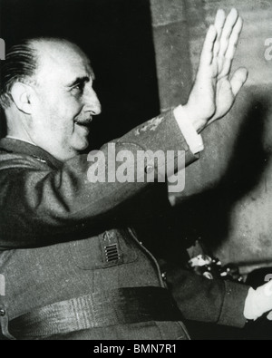 Le Général Francisco Franco (1892-1975) dirigeant espagnol avec sa ...