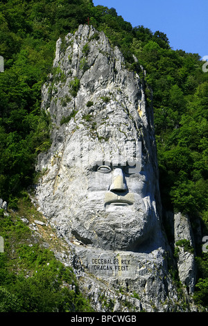 Decebalus roi de Dacia tête de portrait sculpture. Dacian King decebal ...