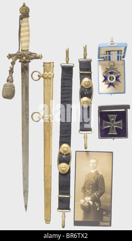 Un poignard et des dédicaces du lieutenant Walter Issel., poignard d ...