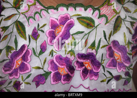 Détail du Yucatan Mexique mesdames style chemisier avec broderie ...