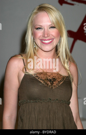 Adrienne Frantz "Les jeunes et l'agité' célébrer 18 ans que le numéro ...