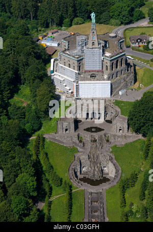 Vue aérienne, bâtiment octogone avec statue d'Hercule, le parc Bergpark ...
