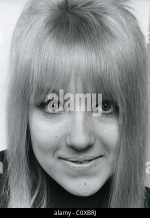 TWINKLE UK chanteuse pop (de son vrai nom Lynn Ripley) en janvier 1965 ...