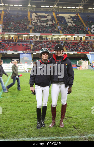 Jodie Kidd et Tara Palmer-Tomkinson Express eventing international cup ...