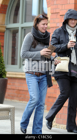 L'actrice Maura Tierney nous et ex-infirmière à l'écran Abigail 'Abby ...