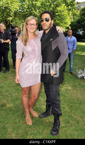 Lenny Kravitz avec NOW magazine journaliste Beth McLoughlin Photocall à ...