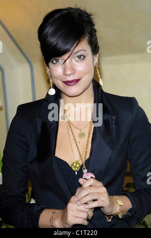 Lily Allen fréquente l 'Thé de l'après-midi avec Lily" tenue à l'hôtel ...