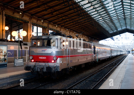 Locomotive électrique,sncf,classe,22200,522230 bb alsthom/mte, gare du nord,paris,France Photo ...