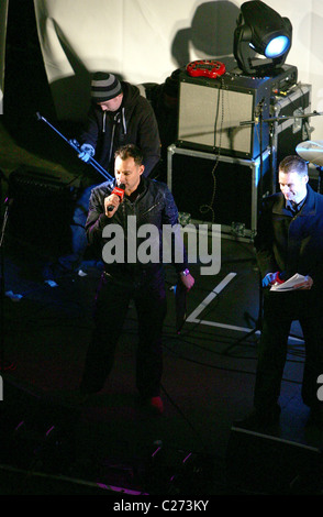 Tony Anstis Coeur de lumières de Noël FM activent cérémonie en ...