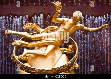 Statue de Prométhée d'or au Rockefeller Center à New York Photo Stock ...