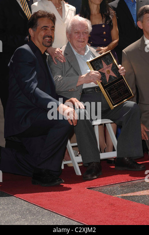 Joe Mantegna honoré avec une étoile sur le Hollywood Walk of Fame à Los ...