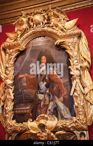 Louis XIV de France, ici dans un portrait à 51 ans, également connu ...