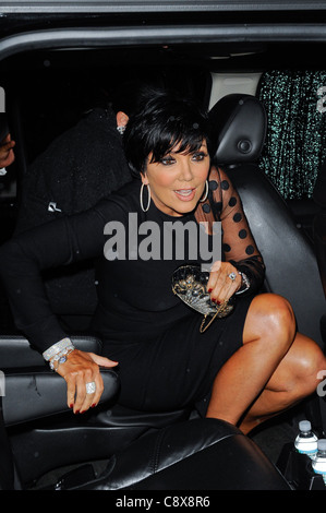 Kris Jenner portant robe Stella McCartney entre dans Meatpacking ...