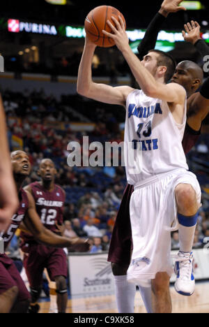 Indiana State's Jake Odum (13) drives around Joe Ragland (1) during the ...