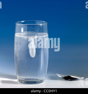 L'effervescence de la médecine. Comprimé effervescent dissout. Comprimé ...