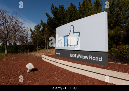 Facebook Sign, 1601 Willow Road, Menlo Park, CA 94025 Photo Stock - Alamy