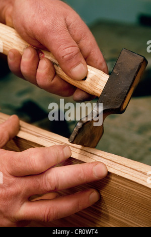 France, Paris, l'ébénisterie, lulli, atelier artisan ébéniste de ...