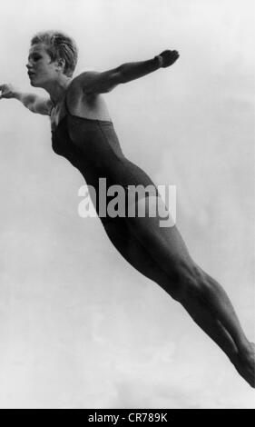 Kraemer-Gulbin, Ingrid, * 29.7.1943, plongeur allemand, recevant son ...