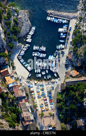 Vue aérienne de Calanque de Morgiou, fjord de Marseille, sud de la ...