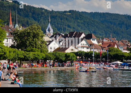Ville de Zoug vieille ville au bord du lac de Zoug canton de zug Suisse ...