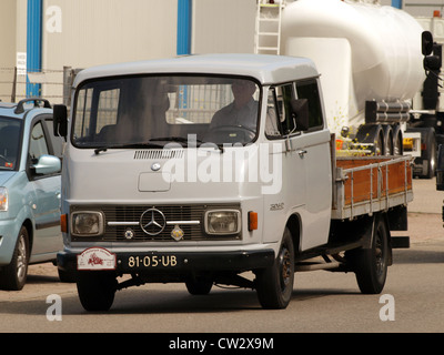 Mercedes Benz L306 D (1977 Photo Stock - Alamy