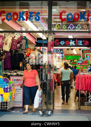 Les magasins et boutiques du centre-ville de Brooklyn à New York Photo ...