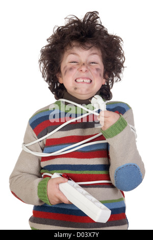 Fiche de l'enfant de recevoir un choc électrique isolé sur fond blanc ...