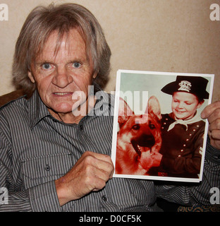 Lee Aaker (de l'émission Rintintin) qui assiste le capitaine du film ...