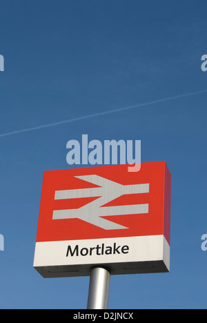 Signe pour mortlake station en utilisant des années 1960, British rail ...
