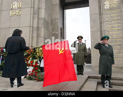 ARMÉE RUSSE BERLIN DRAPEAU SOVIÉTIQUE SUR LE REICHSTAG NAZI deuxième ...