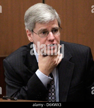 Anesthesiology expert Dr. Steven Shafer testifies during Dr. Conrad ...