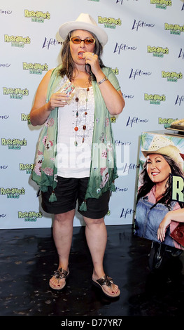 Roseanne Barr fait la promotion de sa nouvelle série 'Vie' à écrous de ...