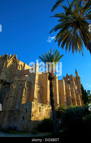 Mosquée Lala Mustafa Pasha, la Mosquée convertie de Famagusta, Chypre ...