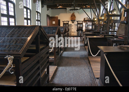 La salle d'impression au Musée Plantin-Moretus, centre d'une famille d ...