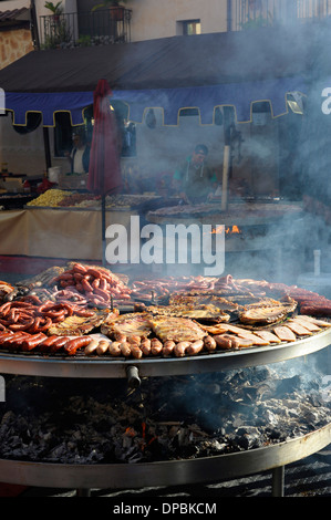 Barbecue géant dans le marché annuel Tous les Saints en Cocentaina ...