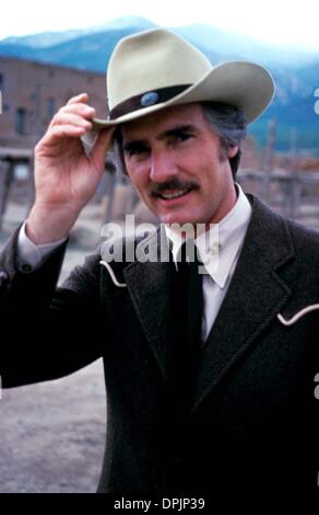 27 février 2006 - Dennis Weaver AVEC SON ÉPOUSE ET DEUX FILS GERRY ...