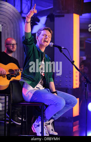 Conor Maynard apparaît sur MuchMusic's 'New.music.En direct" pour ...