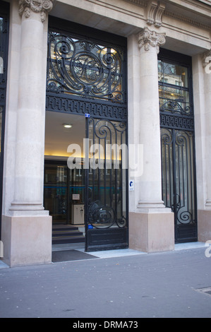 Modeste affiches pour le siège social de Danone au Boulevard Haussmann ...
