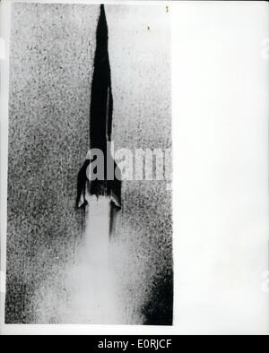 16 novembre 1959 - 16-11-59 Premières photos du lancement de fusées ...