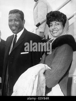 Sugar Ray Robinson et sa femme Millie Circa 1978 crédit: Ralph ...