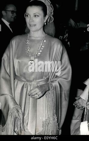 24 mai 1970 - Voici une photo de Michel Raimon et Evelyne de Beschart ...