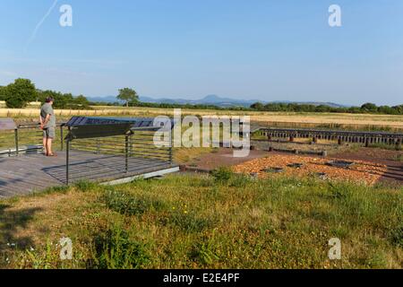 France, Puy de Dome, oppidum gaulois de Corent, des fouilles sur l ...