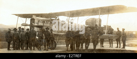 Cette image capture le 96e escadron aérodynamique pendant la première ...