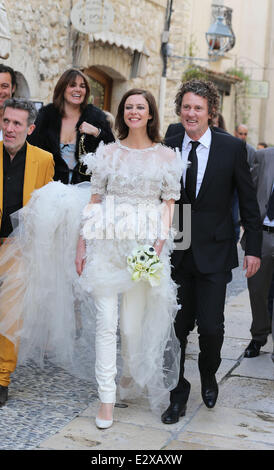Anna Mouglalis et Vincent Rea le jour de leur mariage à Saint Paul de ...